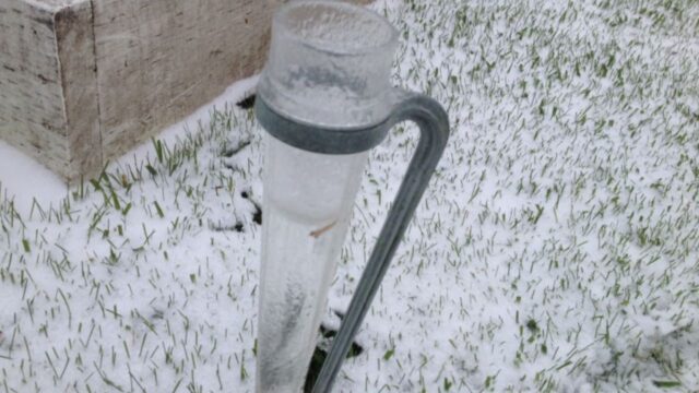 Cantitatea de apă ce rămâne în sol după topirea zăpezii. Demonstrație ...