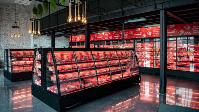 Cel mai mare producător de carne de porc din România și-a deschis ...