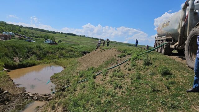 Alertă de poluare: Sute de litri de erbicid au ajuns într-un râu!